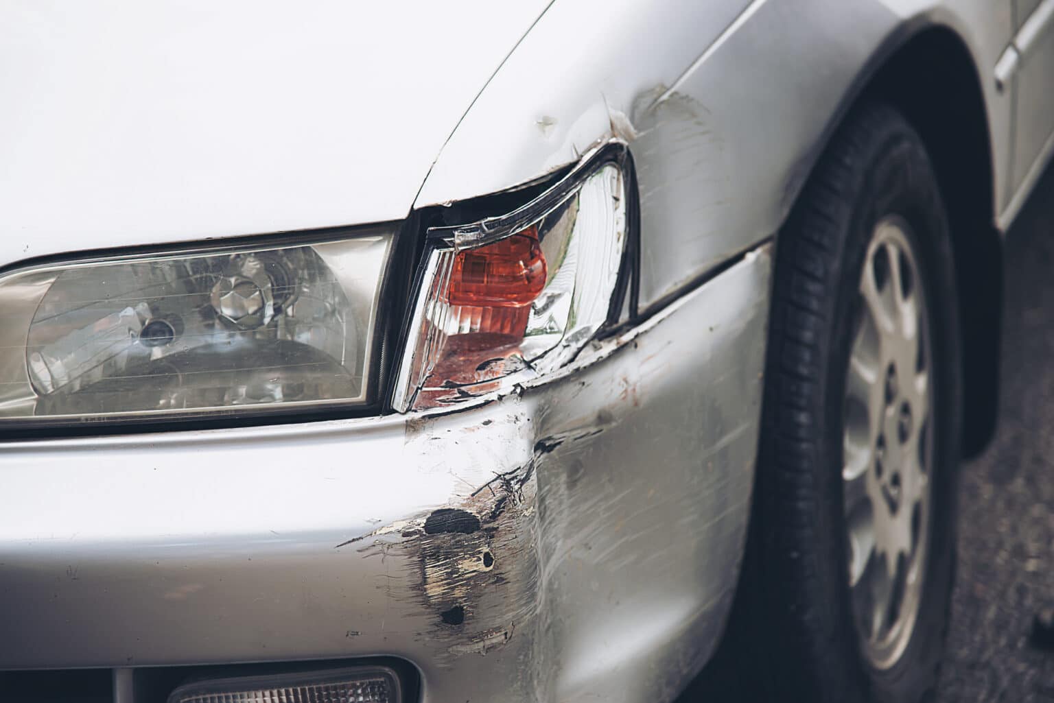 How Much Does a Car Body Damage Repair Cost? Is It Worth the Shot?